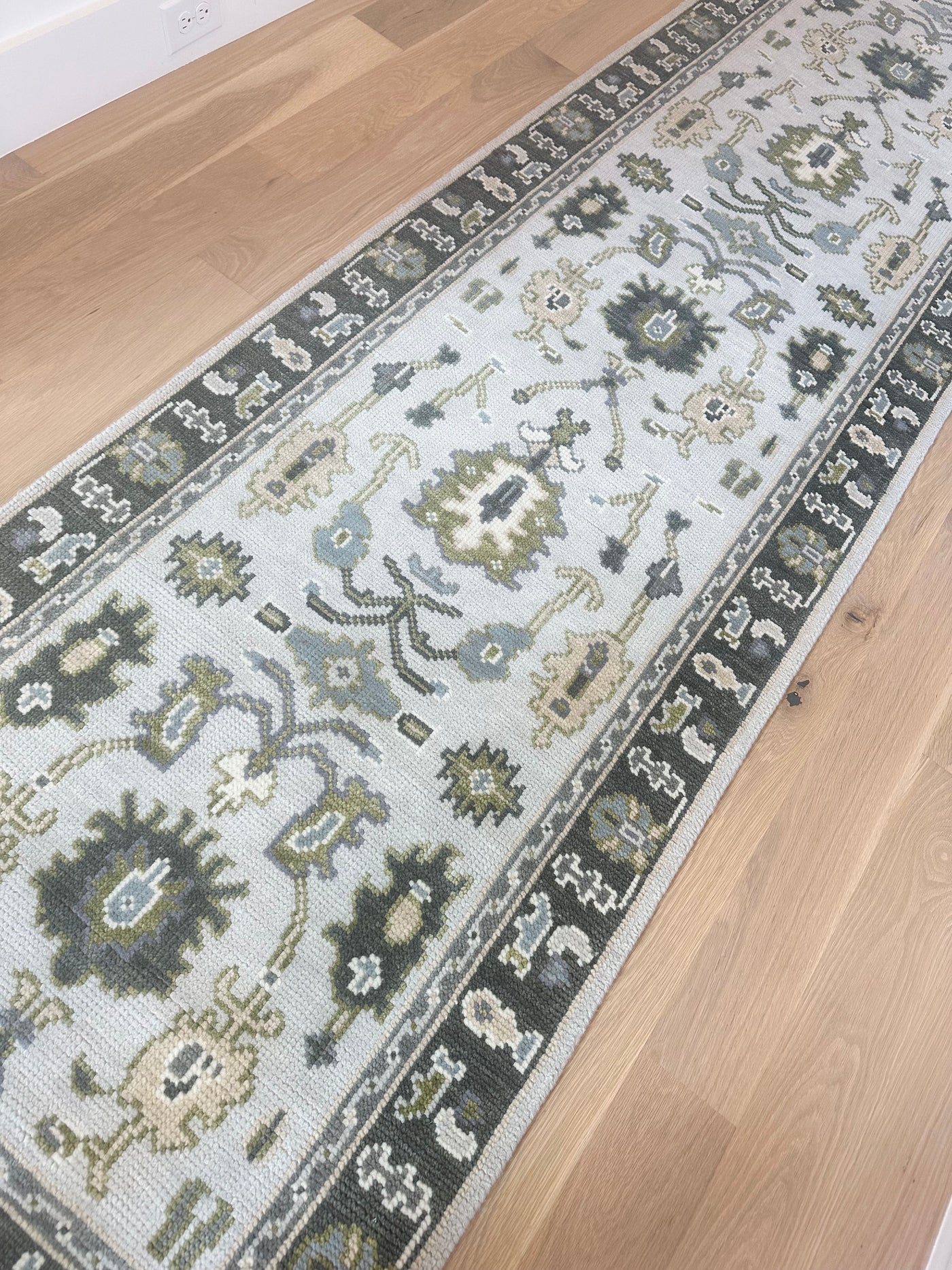 Belleville Green Modern Oushak – DFW Textile Sourcing