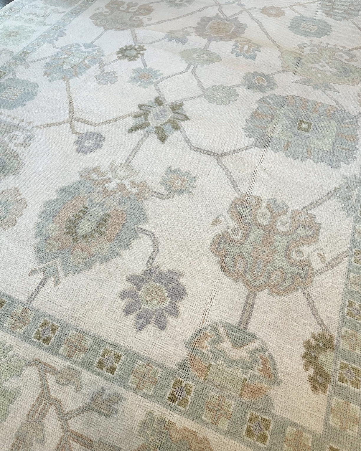 Granada Cream Modern Oushak – DFW Textile Sourcing